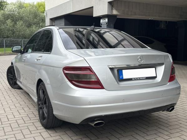 Pelēks Mercedes-Benz c-320 2008 Kauņa, ar dzinēja tilpumu 3.00 L un nobraukumu 300 tūkst. km par 2650 €, foto 7 vietnē AUTOMOTO.COM.LV