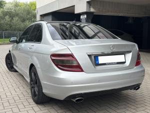 Серый Мерседес Ц 320 2008 в Каунас, объемом двигателя 3.00 л и пробегом 300 тыс. км за 2850 €, фото 8 на AUTOMOTO.COM.LV