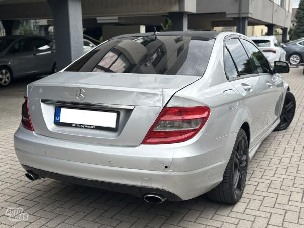 Pelēks Mercedes-Benz c-320 2008 Kauņa, ar dzinēja tilpumu 3.00 L un nobraukumu 300 tūkst. km par 2650 €, foto 8 vietnē AUTOMOTO.COM.LV