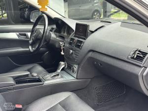 Серый Мерседес Ц 320 2008 в Каунас, объемом двигателя 3.00 л и пробегом 300 тыс. км за 2850 €, фото 19 на AUTOMOTO.COM.LV