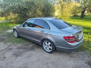 Pelēks Mercedes-Benz c-320 2008 Ventspils, ar dzinēja tilpumu 3.00 L un nobraukumu 301 tūkst. km par 4000 €, foto  vietnē AUTOMOTO.COM.LV