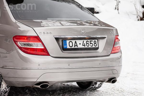 Pelēks Mercedes-Benz c-320 2009 Tukums, ar dzinēja tilpumu 3.00 L un nobraukumu 0 tūkst. km par 6390 €, foto 5 vietnē AUTOMOTO.COM.LV
