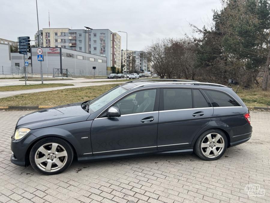Grey Mercedes-Benz c-320 2007 in Vilnius, with an engine capacity of 3.00 L and mileage of 331 thousand km for 3900 €, photo 4 on AUTOMOTO.COM.LV