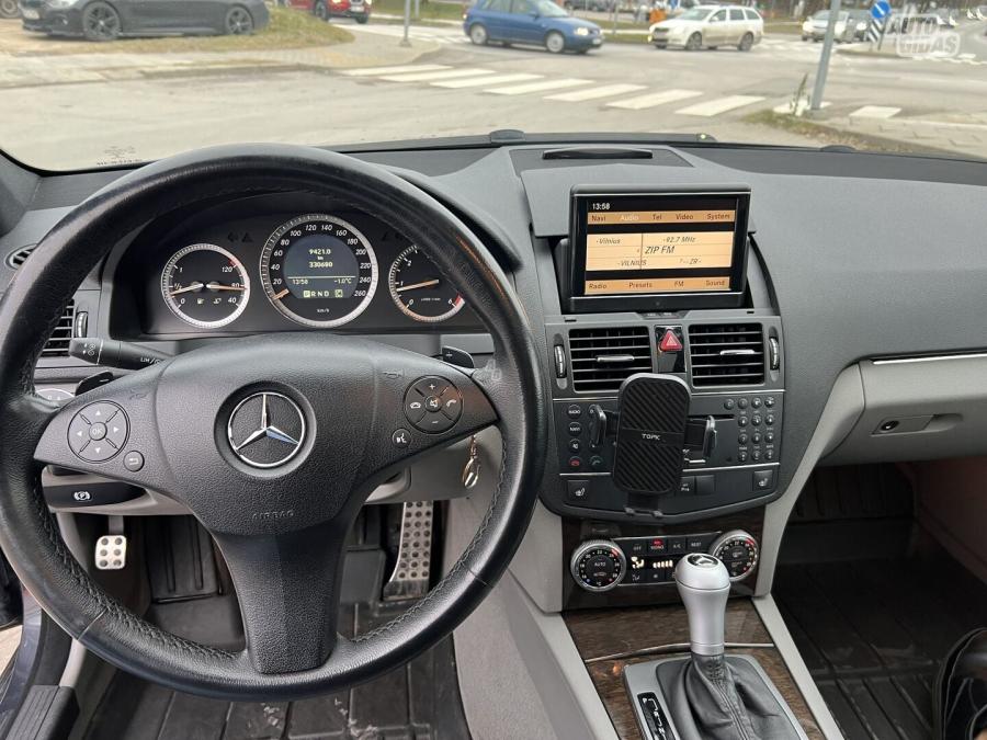 Grey Mercedes-Benz c-320 2007 in Vilnius, with an engine capacity of 3.00 L and mileage of 331 thousand km for 3900 €, photo 8 on AUTOMOTO.COM.LV