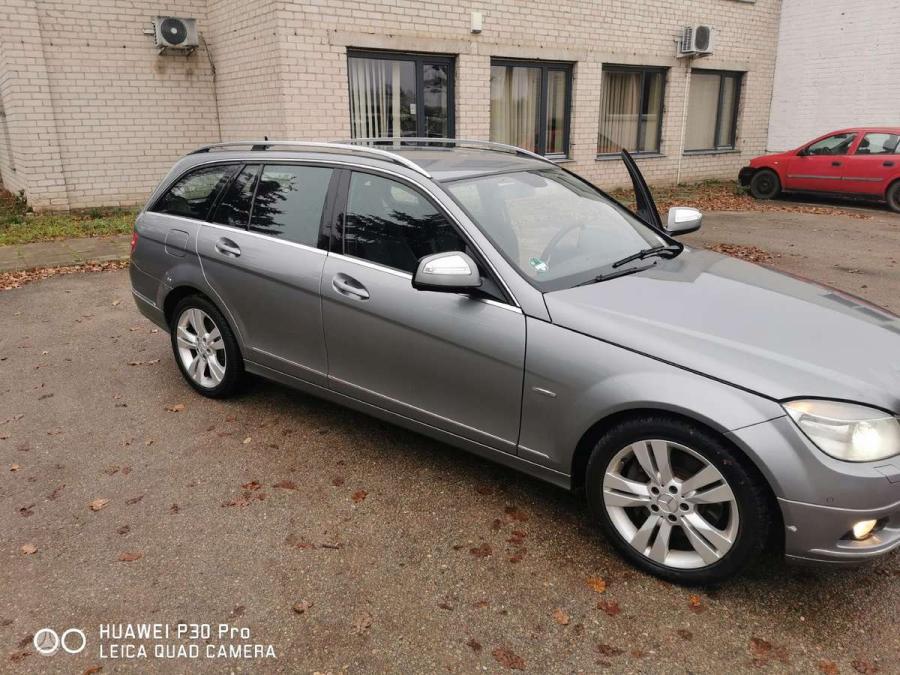 Pelēks Mercedes-Benz c-320 2008 Prienai, ar dzinēja tilpumu 3.20 L un nobraukumu 281 tūkst. km par 3850 €, foto 3 vietnē AUTOMOTO.COM.LV