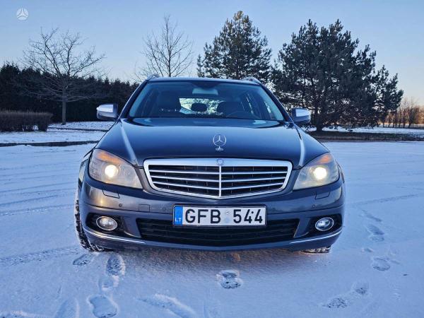 Grey Mercedes-Benz c-320 2008 in Kaunas, with an engine capacity of 2.99 L and mileage of 430 thousand km for 3600 €, photo 2 on AUTOMOTO.COM.LV