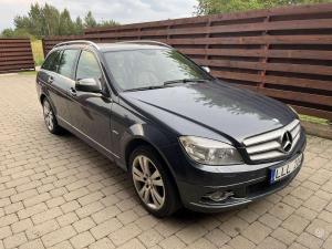 Pelēks Mercedes-Benz c-320 2008 Viļņa, ar dzinēja tilpumu 3.00 L un nobraukumu 355 tūkst. km par 3300 €, foto  vietnē AUTOMOTO.COM.LV
