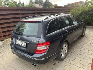 Pelēks Mercedes-Benz c-320 2008 Viļņa, ar dzinēja tilpumu 3.00 L un nobraukumu 355 tūkst. km par 3300 €, foto 4 vietnē AUTOMOTO.COM.LV