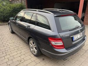 Pelēks Mercedes-Benz c-320 2008 Viļņa, ar dzinēja tilpumu 3.00 L un nobraukumu 355 tūkst. km par 3300 €, foto 5 vietnē AUTOMOTO.COM.LV