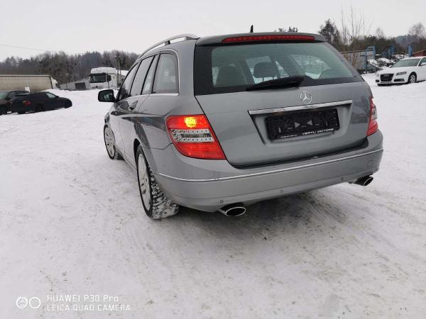 Grey Mercedes-Benz c-320 2008 in Prienai, with an engine capacity of 2.99 L and mileage of 281 thousand km for 3850 €, photo 6 on AUTOMOTO.COM.LV