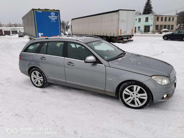 Grey Mercedes-Benz c-320 2008 in Prienai, with an engine capacity of 2.99 L and mileage of 281 thousand km for 3850 €, photo 7 on AUTOMOTO.COM.LV