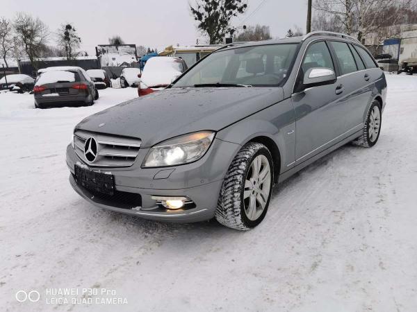 Grey Mercedes-Benz c-320 2008 in Prienai, with an engine capacity of 2.99 L and mileage of 281 thousand km for 3850 €, photo 9 on AUTOMOTO.COM.LV