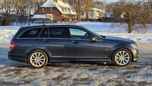Grey Mercedes-Benz c-320 2008 in Riga, with an engine capacity of 3.00 L and mileage of 257 thousand km for 7100 €, photo 2 on AUTOMOTO.COM.LV