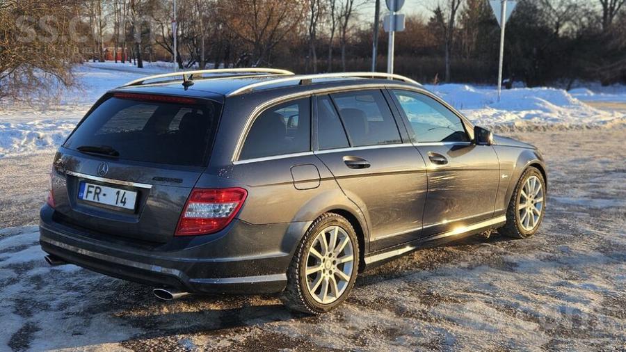 Grey Mercedes-Benz c-320 2008 in Riga, with an engine capacity of 3.00 L and mileage of 257 thousand km for 7100 €, photo 3 on AUTOMOTO.COM.LV