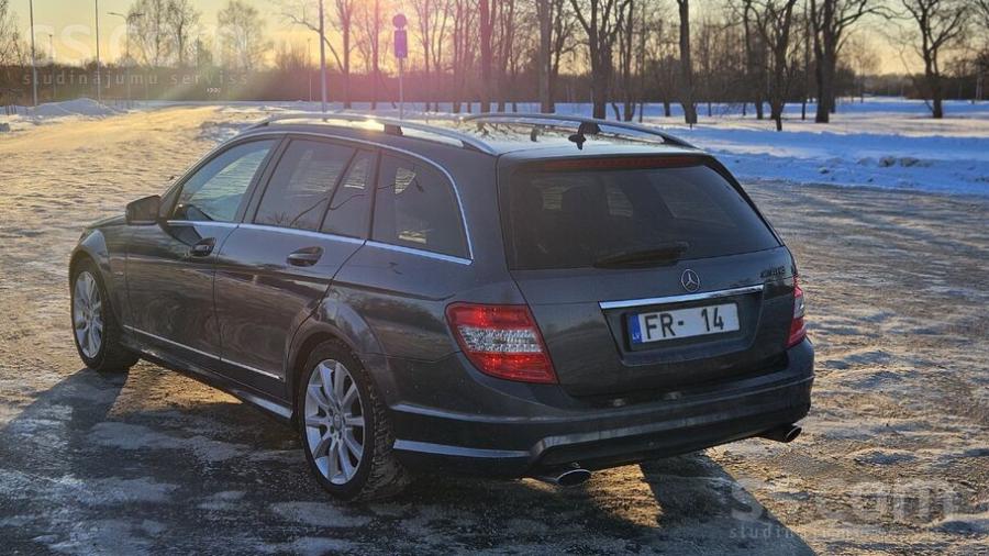 Grey Mercedes-Benz c-320 2008 in Riga, with an engine capacity of 3.00 L and mileage of 257 thousand km for 7100 €, photo 4 on AUTOMOTO.COM.LV