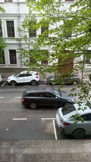 Pelēks Mercedes-Benz c-320 2008 Viļņa, ar dzinēja tilpumu 3.00 L un nobraukumu 433 tūkst. km par 3999 €, foto  vietnē AUTOMOTO.COM.LV