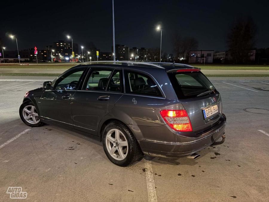 Pelēks Mercedes-Benz c-320 2008 Viļņa, ar dzinēja tilpumu 3.00 L un nobraukumu 433 tūkst. km par 3999 €, foto 5 vietnē AUTOMOTO.COM.LV