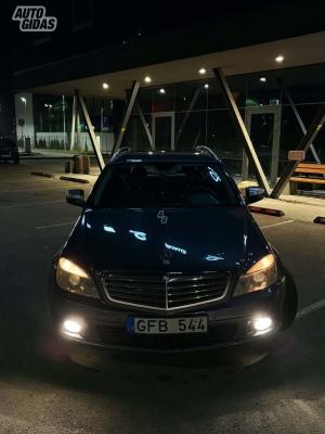 Pelēks Mercedes-Benz c-320 2008 Viļņa, ar dzinēja tilpumu 3.00 L un nobraukumu 433 tūkst. km par 3999 €, foto 7 vietnē AUTOMOTO.COM.LV