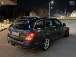 Pelēks Mercedes-Benz c-320 2008 Viļņa, ar dzinēja tilpumu 3.00 L un nobraukumu 433 tūkst. km par 3999 €, foto 8 vietnē AUTOMOTO.COM.LV