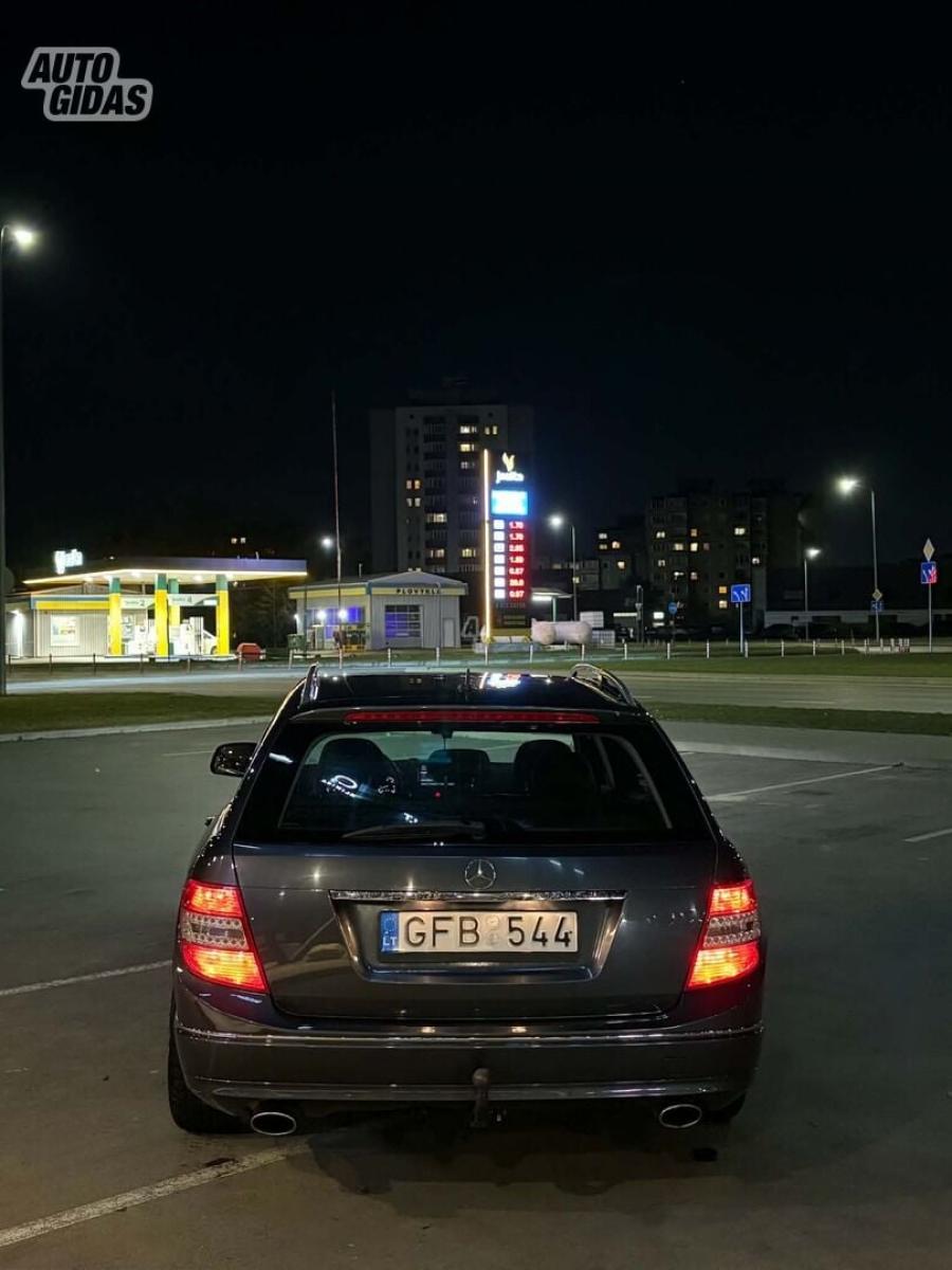 Pelēks Mercedes-Benz c-320 2008 Viļņa, ar dzinēja tilpumu 3.00 L un nobraukumu 433 tūkst. km par 3999 €, foto 11 vietnē AUTOMOTO.COM.LV