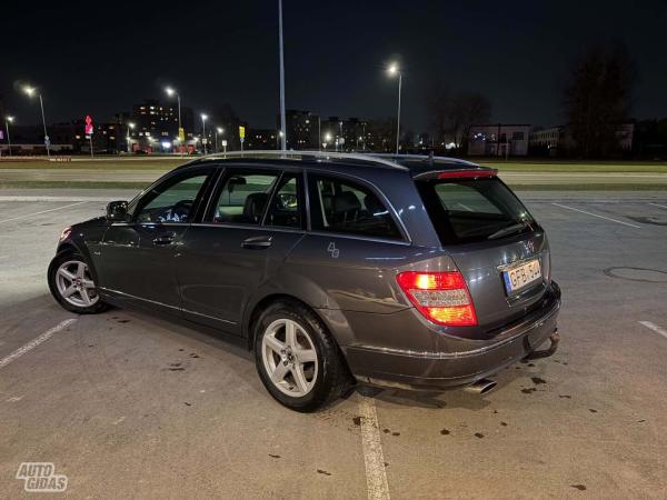 Pelēks Mercedes-Benz c-320 2008 Viļņa, ar dzinēja tilpumu 3.00 L un nobraukumu 433 tūkst. km par 3998 €, foto 4 vietnē AUTOMOTO.COM.LV