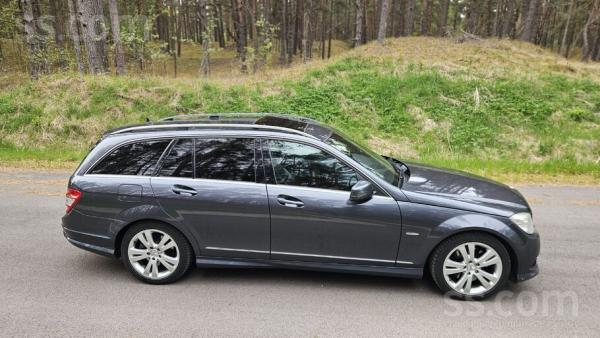 Grey Mercedes-Benz c-320 2008 in Riga, with an engine capacity of 3.00 L and mileage of 264 thousand km for 6550 €, photo 2 on AUTOMOTO.COM.LV