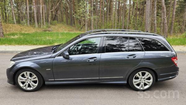 Grey Mercedes-Benz c-320 2008 in Riga, with an engine capacity of 3.00 L and mileage of 264 thousand km for 6550 €, photo 5 on AUTOMOTO.COM.LV