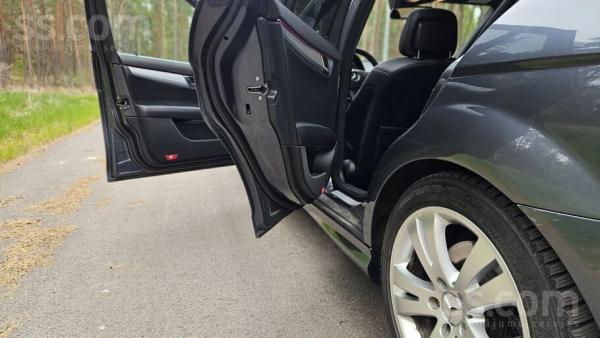 Grey Mercedes-Benz c-320 2008 in Riga, with an engine capacity of 3.00 L and mileage of 264 thousand km for 6550 €, photo 8 on AUTOMOTO.COM.LV