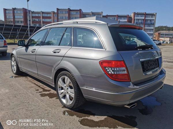 Grey Mercedes-Benz c-320 2008 in Prienai, with an engine capacity of 2.99 L and mileage of 281 thousand km for 3350 €, photo 2 on AUTOMOTO.COM.LV