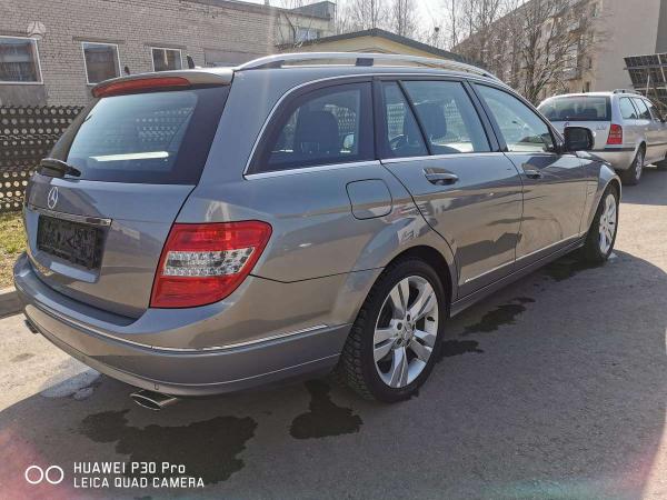 Grey Mercedes-Benz c-320 2008 in Prienai, with an engine capacity of 2.99 L and mileage of 281 thousand km for 3350 €, photo 3 on AUTOMOTO.COM.LV