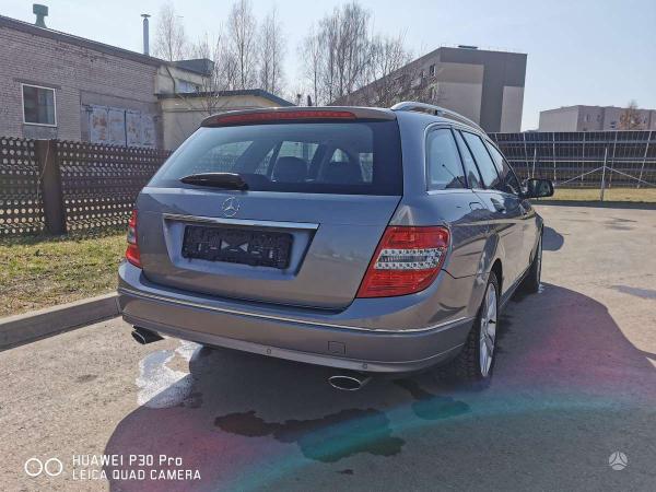 Grey Mercedes-Benz c-320 2008 in Prienai, with an engine capacity of 2.99 L and mileage of 281 thousand km for 3350 €, photo 9 on AUTOMOTO.COM.LV