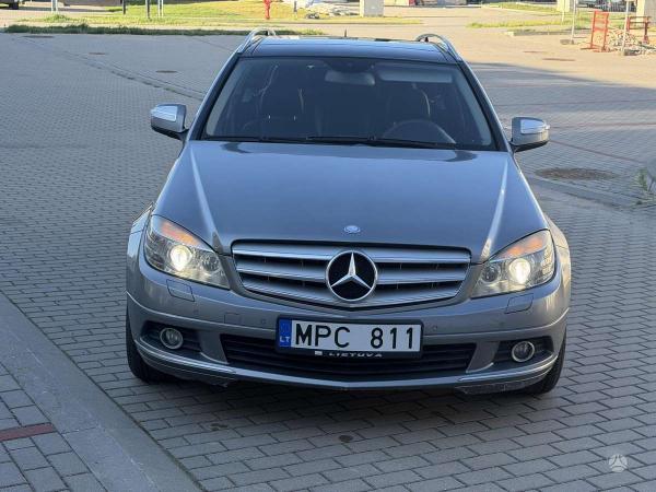 Grey Mercedes-Benz c-320 2008 in Vilnius, with an engine capacity of 3.00 L and mileage of 350 thousand km for 2100 €, photo 8 on AUTOMOTO.COM.LV