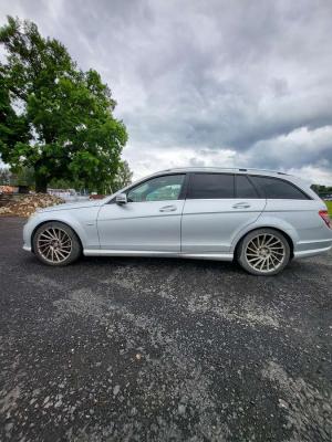 Grey Mercedes-Benz c-320 2008 in Vilnius, with an engine capacity of 2.99 L and mileage of 357 thousand km for 2600 €, photo 4 on AUTOMOTO.COM.LV
