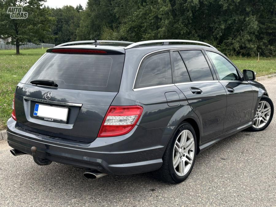 Pelēks Mercedes-Benz c-320 2008 Kauņa, ar dzinēja tilpumu 3.00 L un nobraukumu 350 tūkst. km par 2750 €, foto 4 vietnē AUTOMOTO.COM.LV
