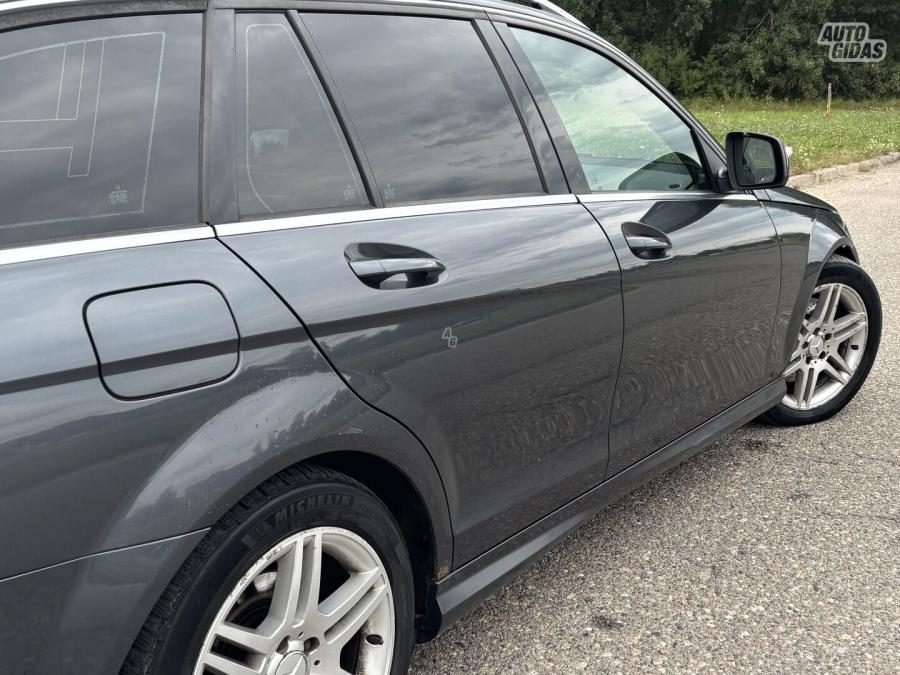 Pelēks Mercedes-Benz c-320 2008 Kauņa, ar dzinēja tilpumu 3.00 L un nobraukumu 350 tūkst. km par 2750 €, foto 11 vietnē AUTOMOTO.COM.LV