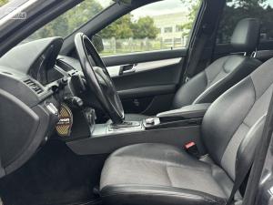 Pelēks Mercedes-Benz c-320 2008 Kauņa, ar dzinēja tilpumu 3.00 L un nobraukumu 350 tūkst. km par 2750 €, foto 12 vietnē AUTOMOTO.COM.LV