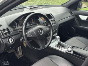 Pelēks Mercedes-Benz c-320 2008 Kauņa, ar dzinēja tilpumu 3.00 L un nobraukumu 350 tūkst. km par 2750 €, foto 13 vietnē AUTOMOTO.COM.LV