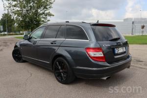 Grey Mercedes-Benz c-320 2008 in Riga, with an engine capacity of 3.00 L and mileage of 310 thousand km for 4990 €, photo 4 on AUTOMOTO.COM.LV