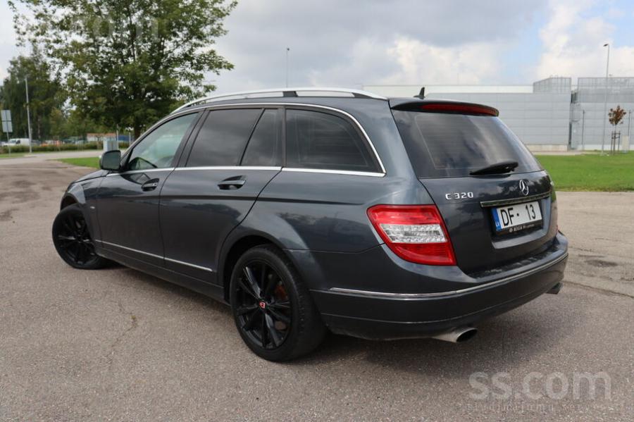 Grey Mercedes-Benz c-320 2008 in Riga, with an engine capacity of 3.00 L and mileage of 310 thousand km for 4990 €, photo 4 on AUTOMOTO.COM.LV