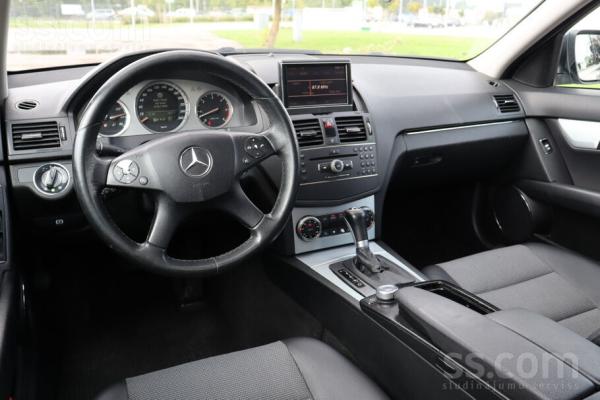 Pelēks Mercedes-Benz c-320 2008 Rīga, ar dzinēja tilpumu 3.00 L un nobraukumu 310 tūkst. km par 4990 €, foto 5 vietnē AUTOMOTO.COM.LV