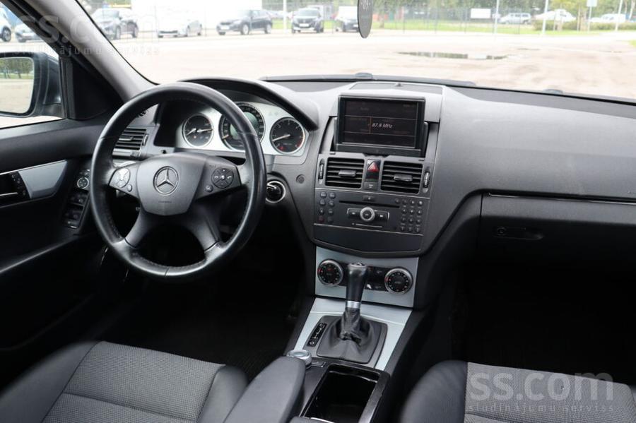Grey Mercedes-Benz c-320 2008 in Riga, with an engine capacity of 3.00 L and mileage of 310 thousand km for 4990 €, photo 7 on AUTOMOTO.COM.LV