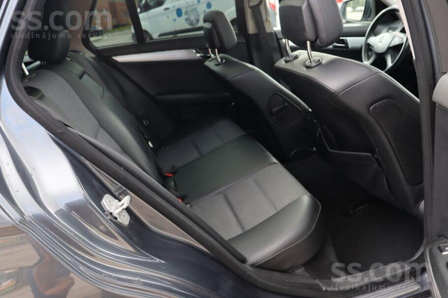 Grey Mercedes-Benz c-320 2008 in Riga, with an engine capacity of 3.00 L and mileage of 310 thousand km for 4990 €, photo 8 on AUTOMOTO.COM.LV