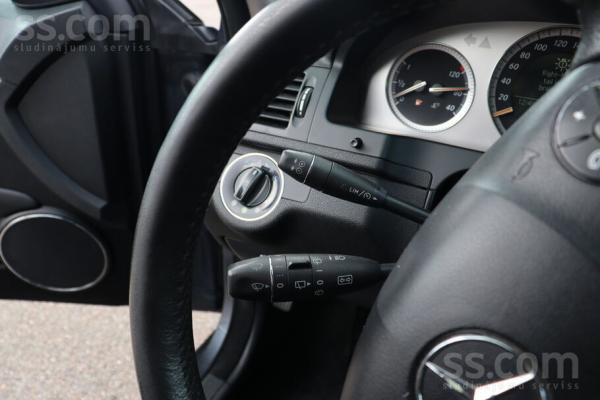 Pelēks Mercedes-Benz c-320 2008 Rīga, ar dzinēja tilpumu 3.00 L un nobraukumu 310 tūkst. km par 4990 €, foto 9 vietnē AUTOMOTO.COM.LV