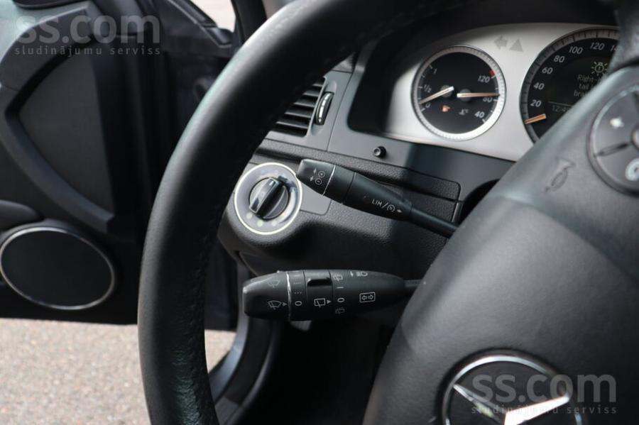 Grey Mercedes-Benz c-320 2008 in Riga, with an engine capacity of 3.00 L and mileage of 310 thousand km for 4990 €, photo 10 on AUTOMOTO.COM.LV