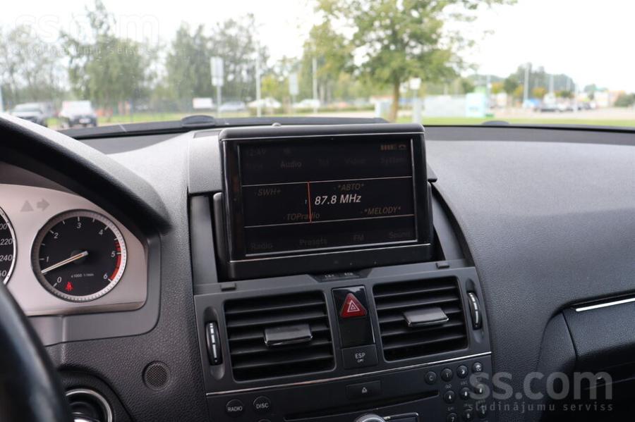 Grey Mercedes-Benz c-320 2008 in Riga, with an engine capacity of 3.00 L and mileage of 310 thousand km for 4990 €, photo 11 on AUTOMOTO.COM.LV