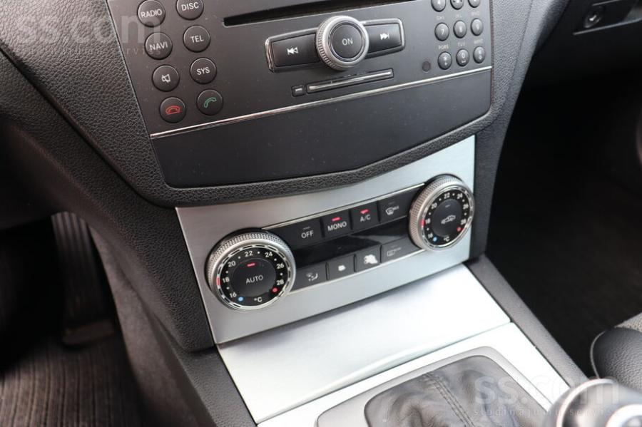 Grey Mercedes-Benz c-320 2008 in Riga, with an engine capacity of 3.00 L and mileage of 310 thousand km for 4990 €, photo 12 on AUTOMOTO.COM.LV