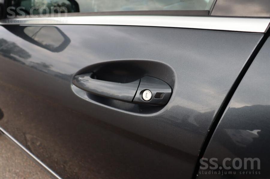 Grey Mercedes-Benz c-320 2008 in Riga, with an engine capacity of 3.00 L and mileage of 310 thousand km for 4990 €, photo 16 on AUTOMOTO.COM.LV