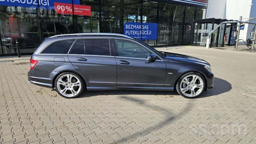 Pelēks Mercedes-Benz c-320 2008 Rīga, ar dzinēja tilpumu 3.20 L un nobraukumu 272 tūkst. km par 5650 €, foto 3 vietnē AUTOMOTO.COM.LV