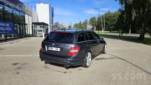 Pelēks Mercedes-Benz c-320 2008 Rīga, ar dzinēja tilpumu 3.20 L un nobraukumu 272 tūkst. km par 5650 €, foto 4 vietnē AUTOMOTO.COM.LV