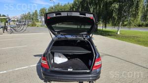 Pelēks Mercedes-Benz c-320 2008 Rīga, ar dzinēja tilpumu 3.20 L un nobraukumu 272 tūkst. km par 5650 €, foto 7 vietnē AUTOMOTO.COM.LV